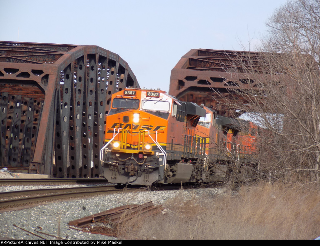 BNSF 8387